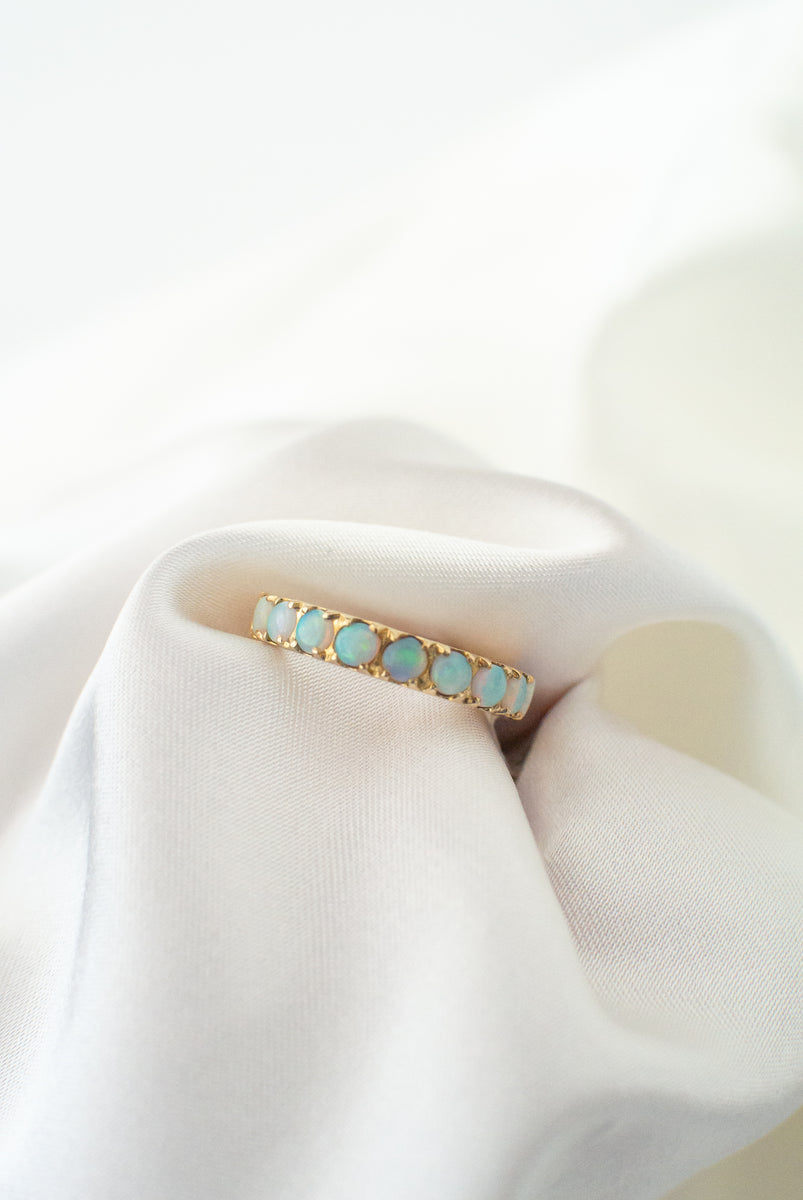 9ct Gold Solid South Australian Opal Band